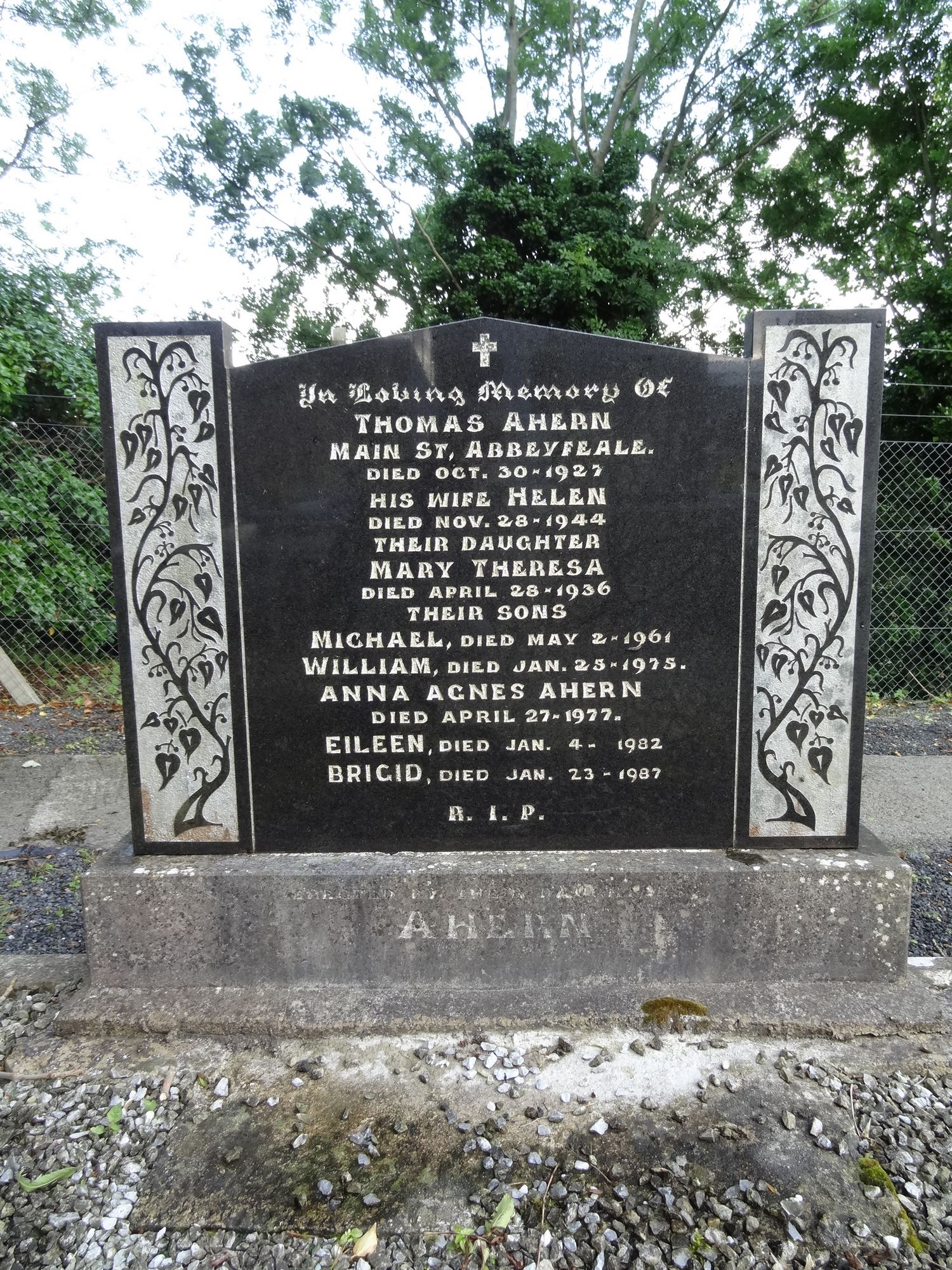 LI-SMCA-0319 | Historic Graves