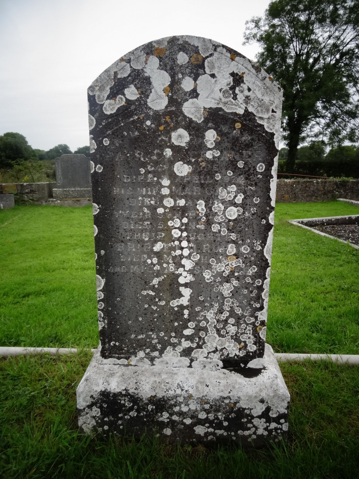 LI-THTU-0296 | Historic Graves